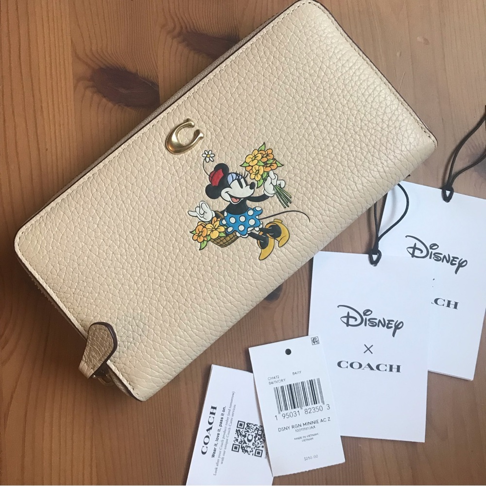 Coach Disney X Coach Accordion Zip Wallet With Minnie… - Gem